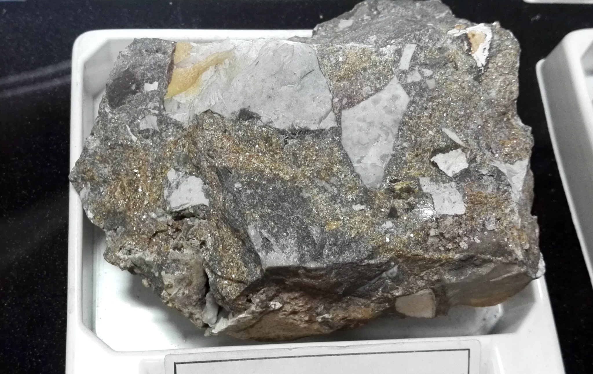 Sedimentary Rocks: Identification, Pictures & Descriptions – Rockhound ...