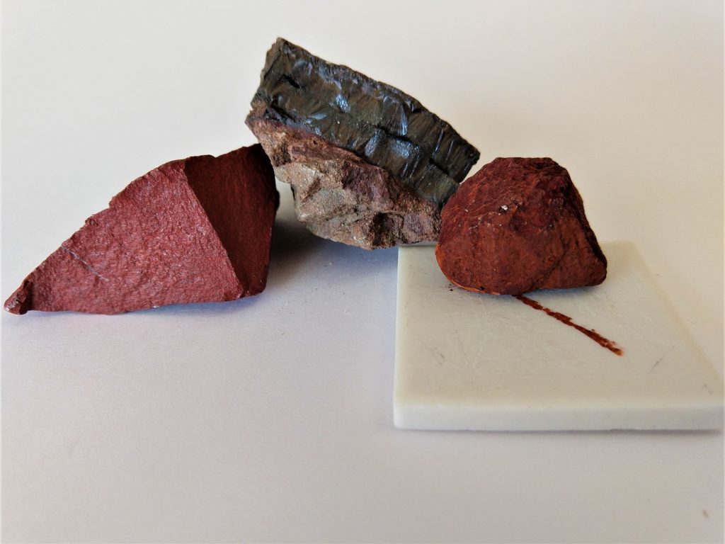 How to Identify Minerals: A Helpful Guide (With Pictures) – Rockhound ...