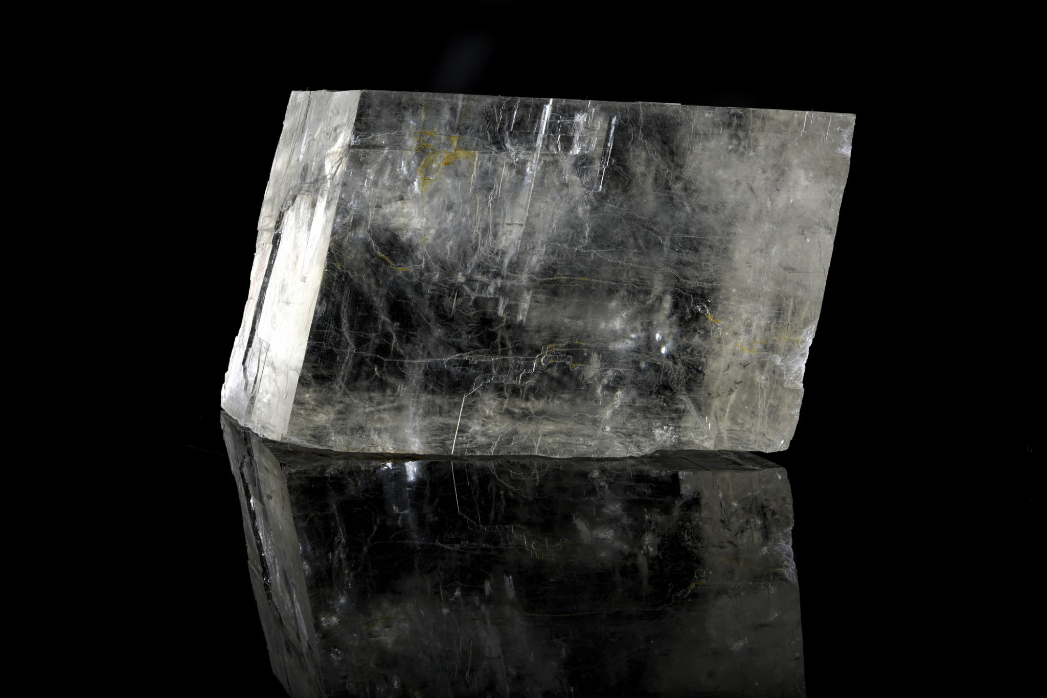 How to Identify Minerals: A Helpful Guide (With Pictures) – Rockhound ...