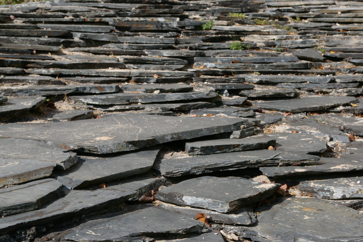 Slate: Identification, Pictures & Info for Rockhounds – Rockhound Resource