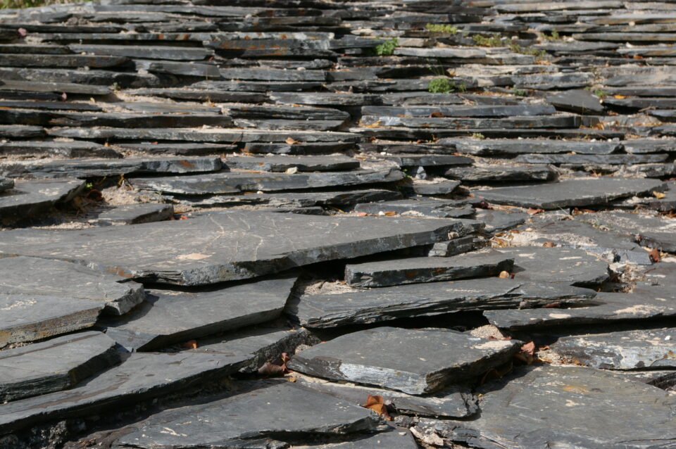 Slate: Identification, Pictures & Info for Rockhounds – Rockhound Resource